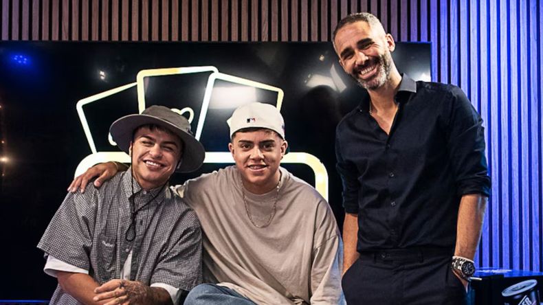 El Pollo Álvarez cayó de un escenario y sufrió un grave accidente: La ...