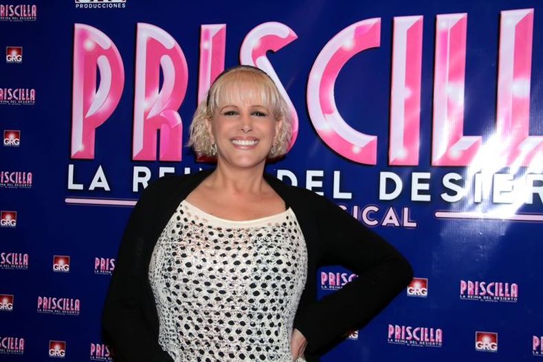 Valeria Lynch visitó Priscilla, la reina del desierto
