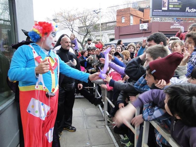El show de Coco Sily: se disfrazó de payaso y sorprendió a los chicos ...