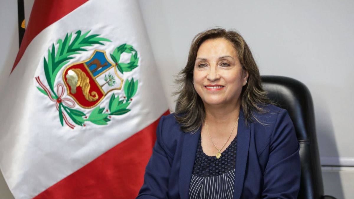 Quién es Dina Boluarte, la nueva presidenta de Perú