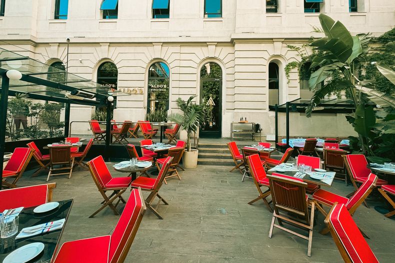 Para comer al aire libre: 10 patios y jardines que tenés que conocer en ...