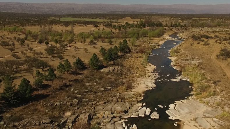 TURISMO en CÓRDOBA: el OASIS SERRANO POCO EXPLORADO que tiene un río ...