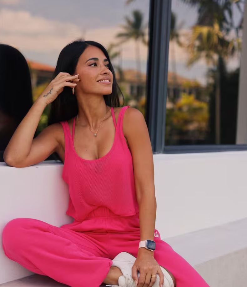 Antonela Roccuzzo mostró un look total pink que revolucionó al mundo de ...