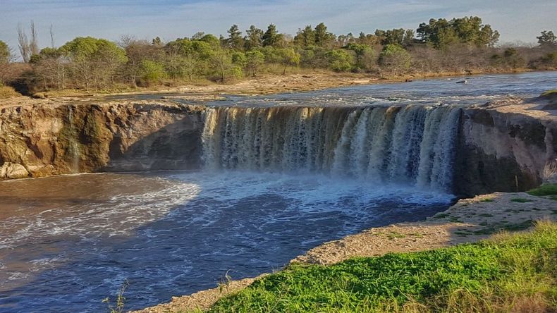 La escapada de Buenos Aires con una cascada impactante que nadie conoce