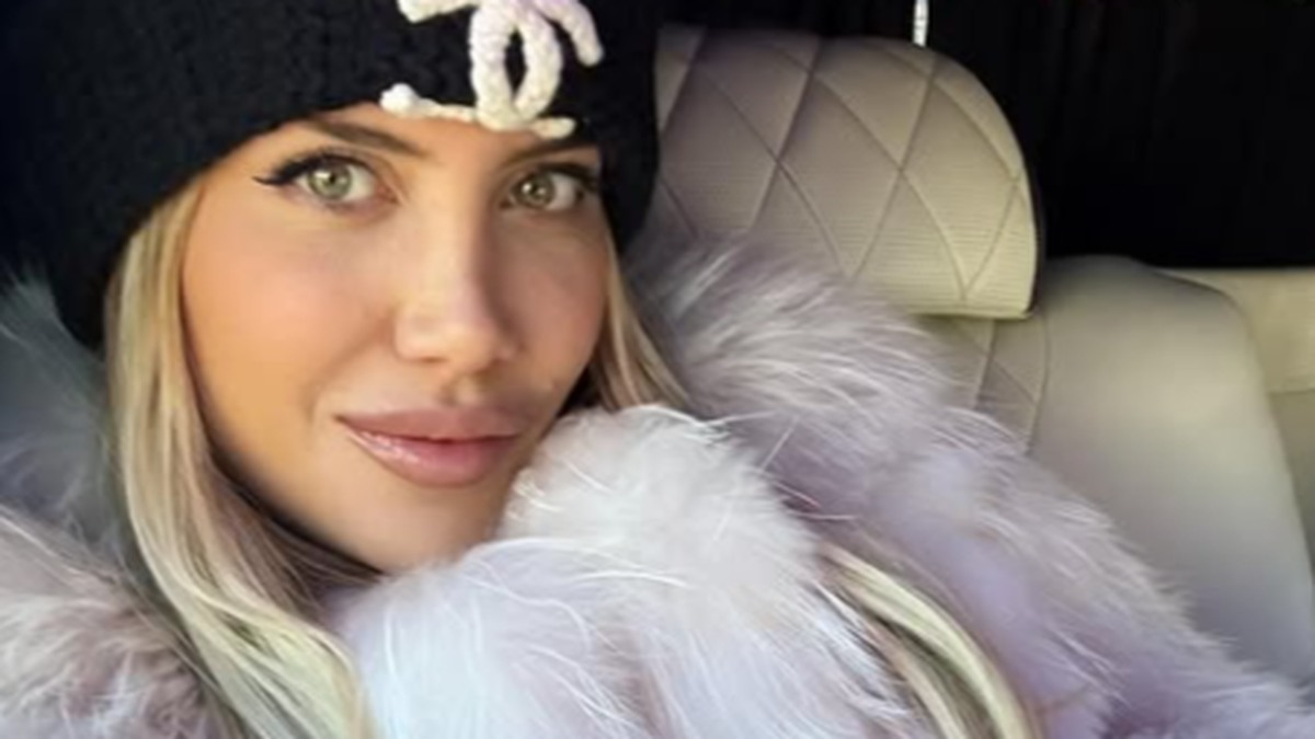 Video: Wanda Nara llegó a los tribunales en un Lamborghini rosa