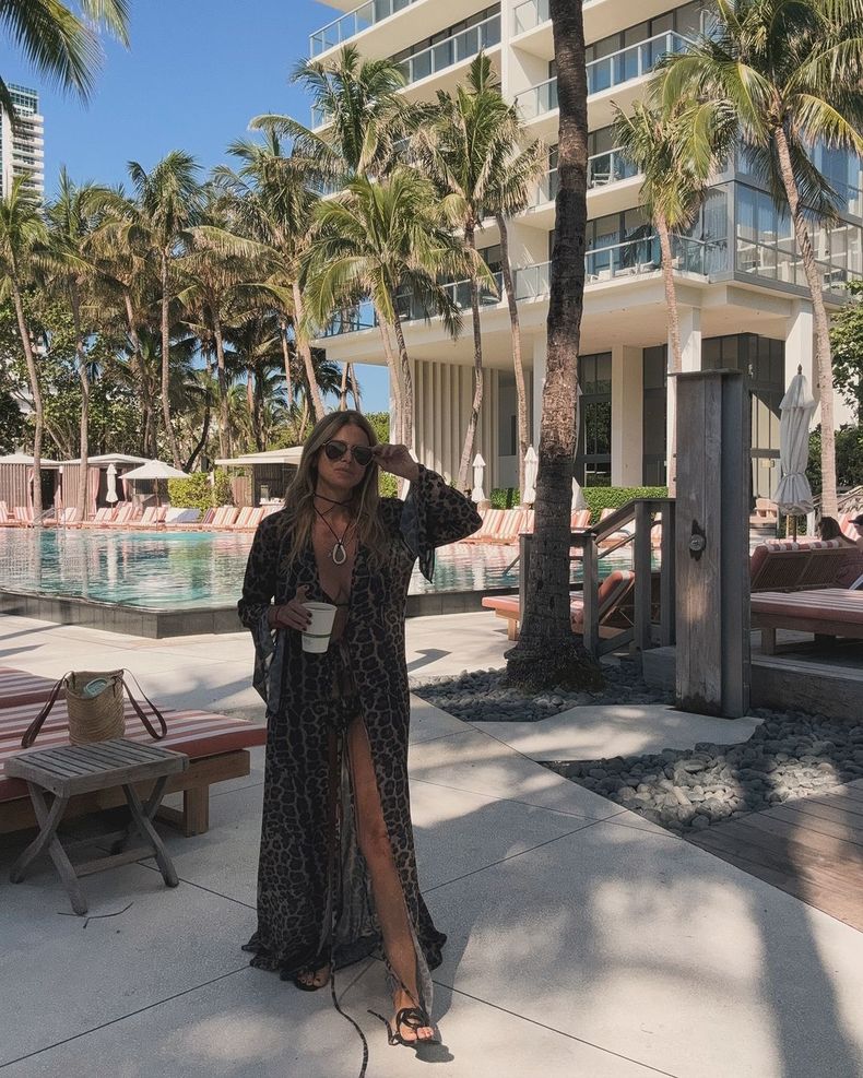 Moda animal print: Flavia Palmiero mostró la microbikini del momento y ...