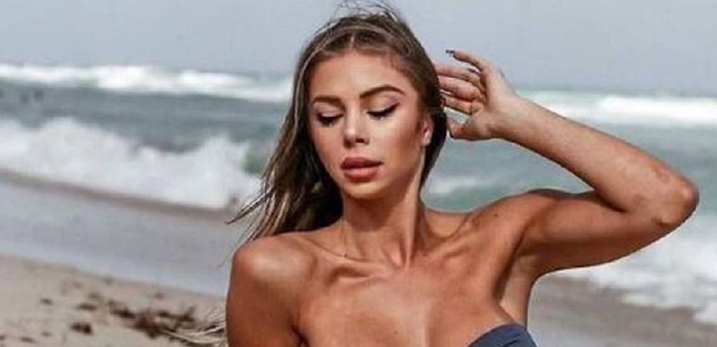Romina Malaspina utilizó una microbikini con un accesorio ideal para la temporada de verano