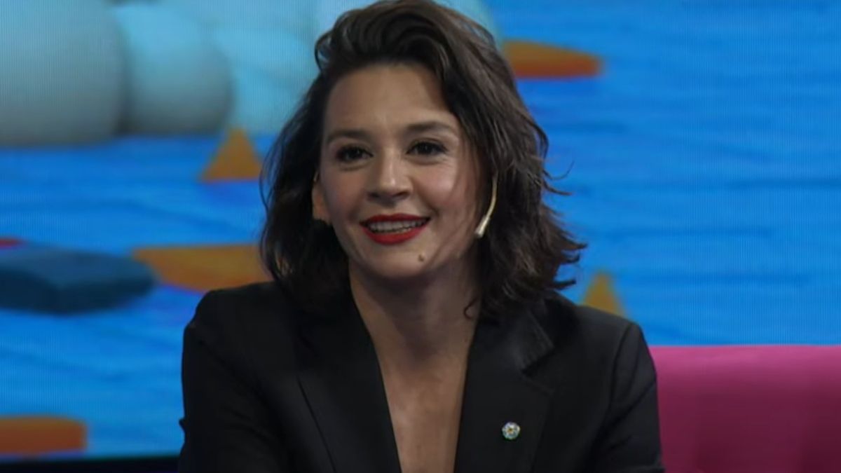 Laura Azcurra en Sobredosis de TV: El pueblo tiene que despertar y ...