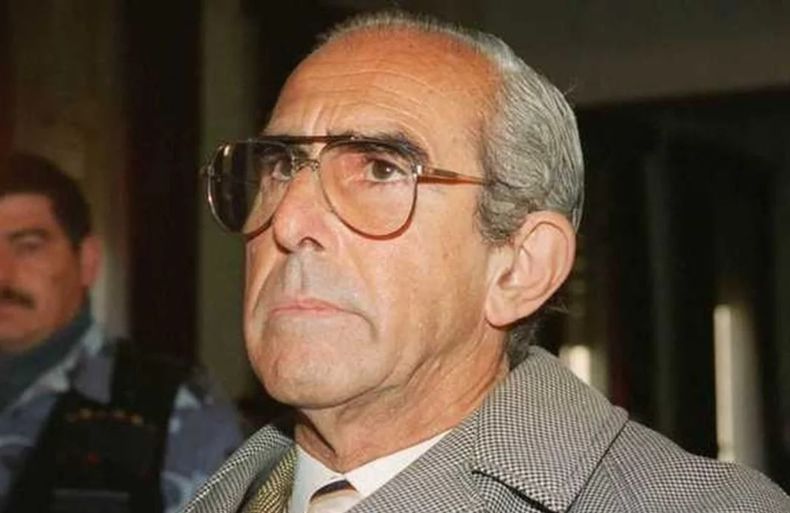 Venden los antejos del femicida Ricardo Barreda por internet: la ...