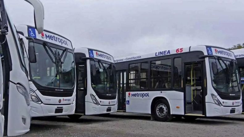 Metropol levantó el paro de colectivos a la medianoche