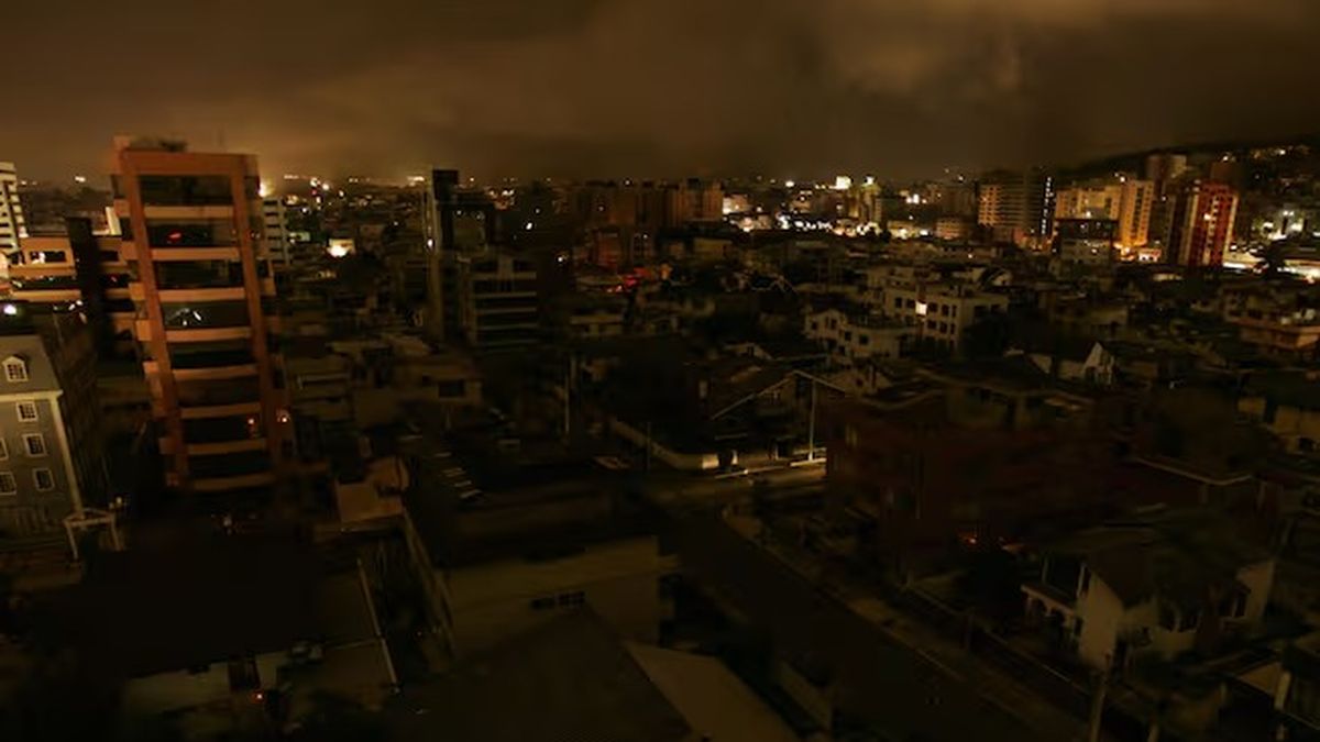 Apagón total en Ecuador: 18 millones de personas quedaron sin electricidad