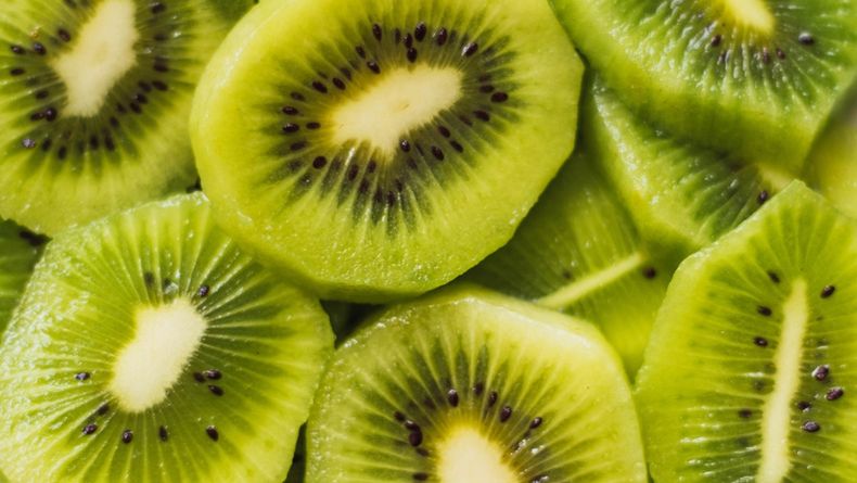 Esto le pasa al cuerpo si como kiwi a la noche antes de dormir