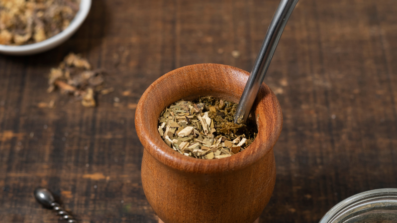 ¿Fruta en el mate? Estas son las mejores para agregarlas y darle otro sabor