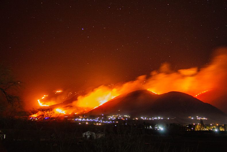 Impresionante incendio en Tafí del Valle: el fuego ya consumió 1.200 ...