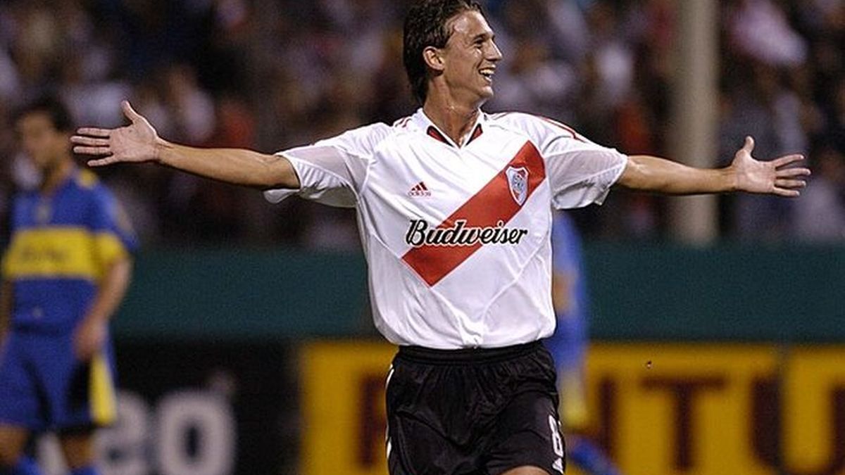 Jonathan Santana icardió a Rodolfo Gamarra