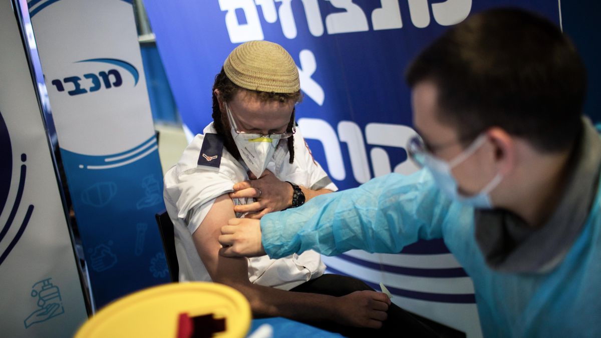 Israel comenzará a aplicar la cuarta dosis a mayores de 60 y personal ...