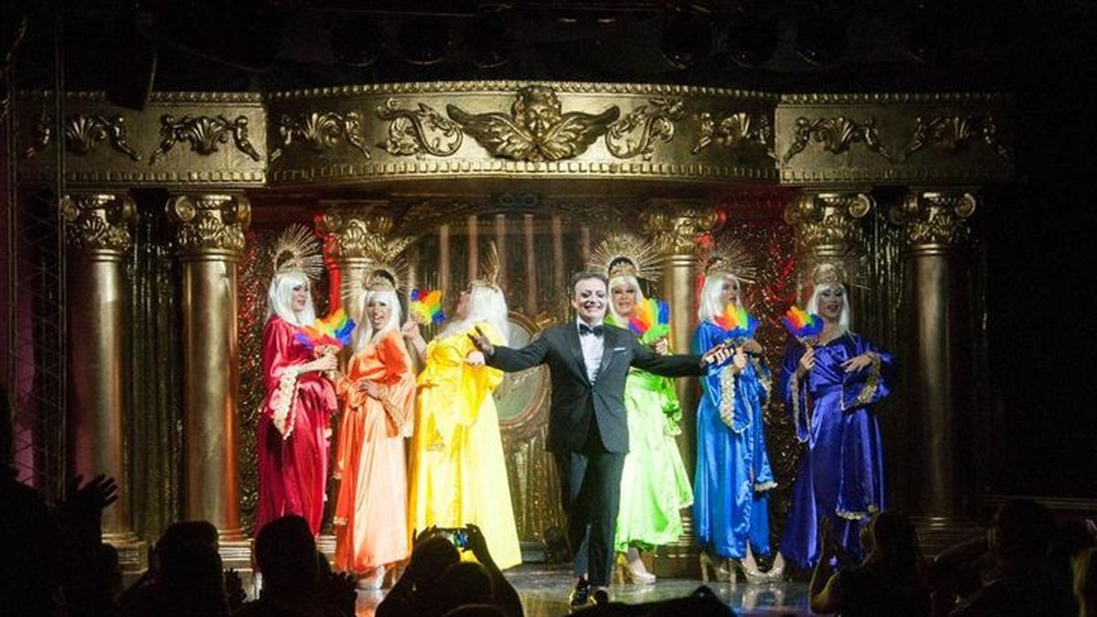 Cómo es el espectáculo de transformismo más importante de la Argentina