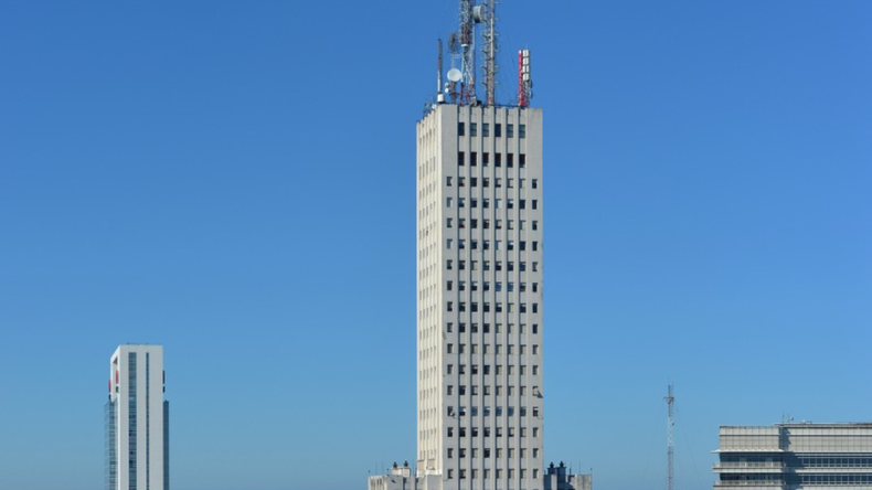 Fue uno de los rascacielos más importantes de Argentina y terminó ...