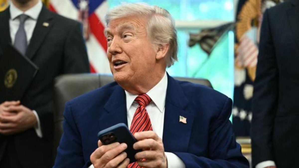 Donald Trump lanzó su propia compañía de teléfono y presentó un celular nuevo: cuánto cuesta