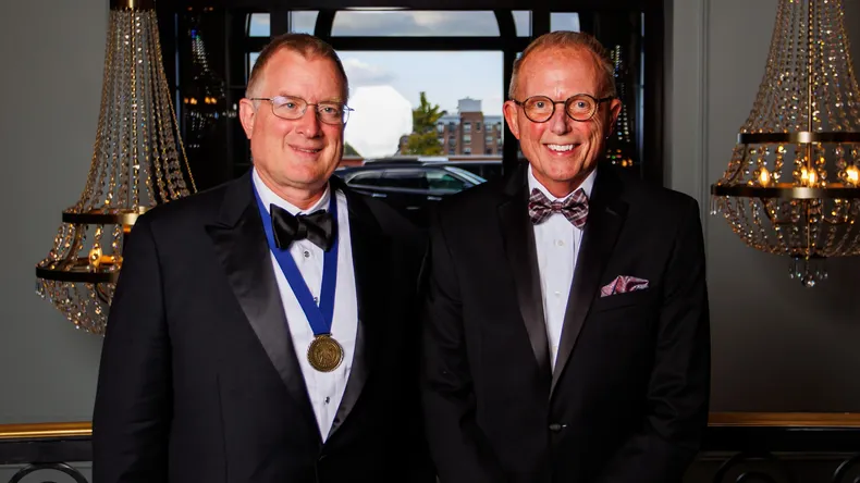 Se destaca en Estados Unidos y lidera la industria de medicina: quién ...