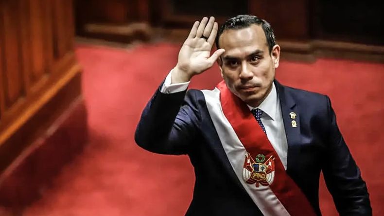 Destituciones, suicidios y denuncias: historia de la crisis ...