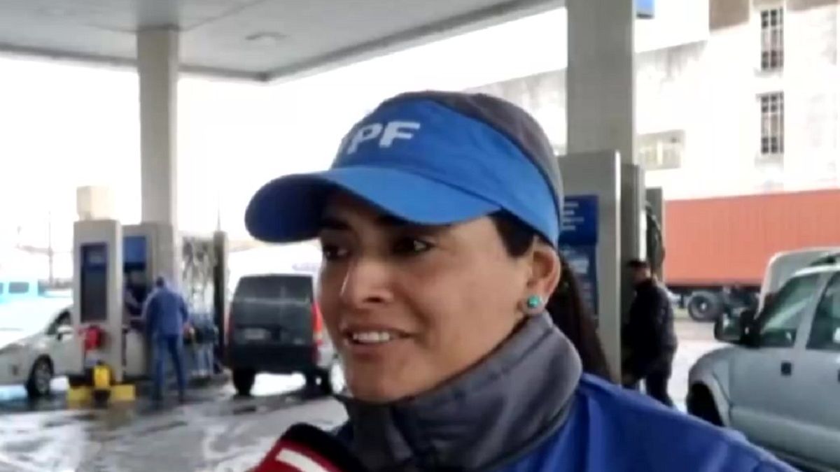 Una playera evitó una catástrofe en una estación de servicio de Santa ...