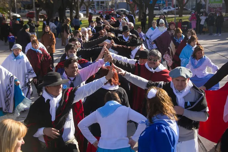 De qué se trata el Pericón Gigante, la tradición viednamense que se ...
