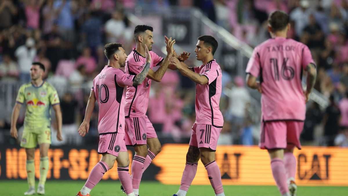 Lionel Messi, el ex-Racing Matías Rojas y Luis Suárez se lucieron en la ...