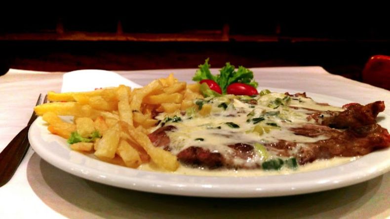 El bodegón barato de Buenos Aires que se destaca por sus platos desde 1936