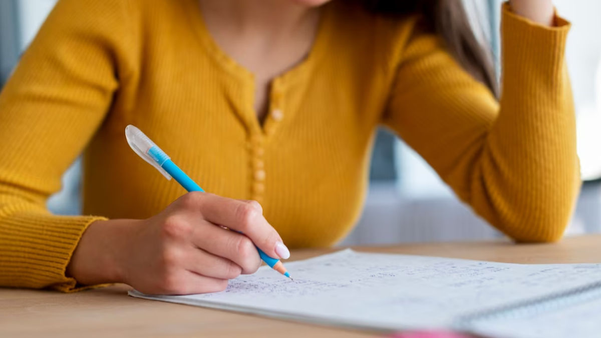 Cómo se escribe correctamente: veintitrés o veinte y tres