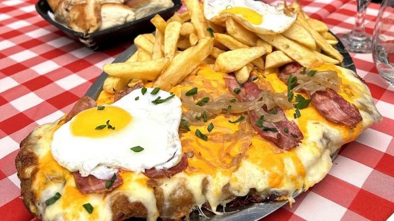 El bodegón barato de Buenos Aires que tiene una milanesa que es un manjar