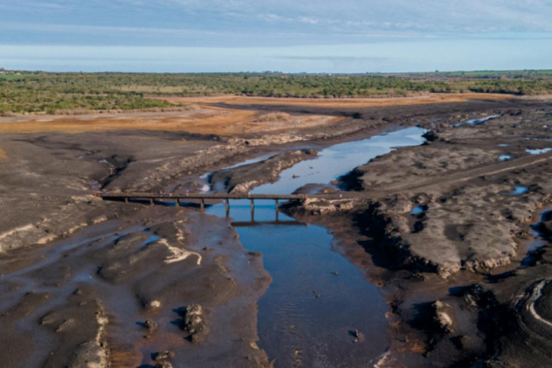 Crisis hídrica: el Gobierno le ofreció a Uruguay una planta ...