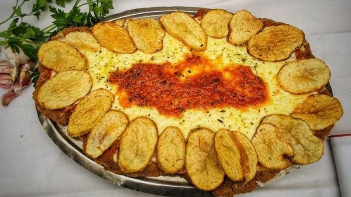 El bodegón alemán en Buenos Aires donde sirven la milanesa más grande ...