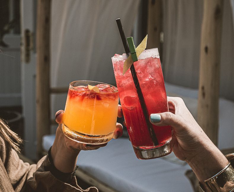 Las 5 barras con bartenders y tragos para sorprender a un amigo o a tu ...