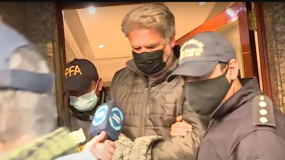 Así trasladaban al Teto Medina, luego del allanamiento de su ...