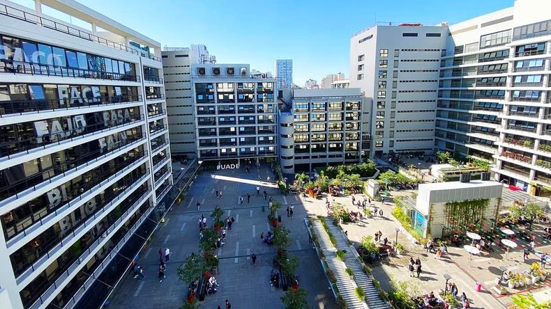 Cuánto sale la cuota mensual de la UADE en abril 2024