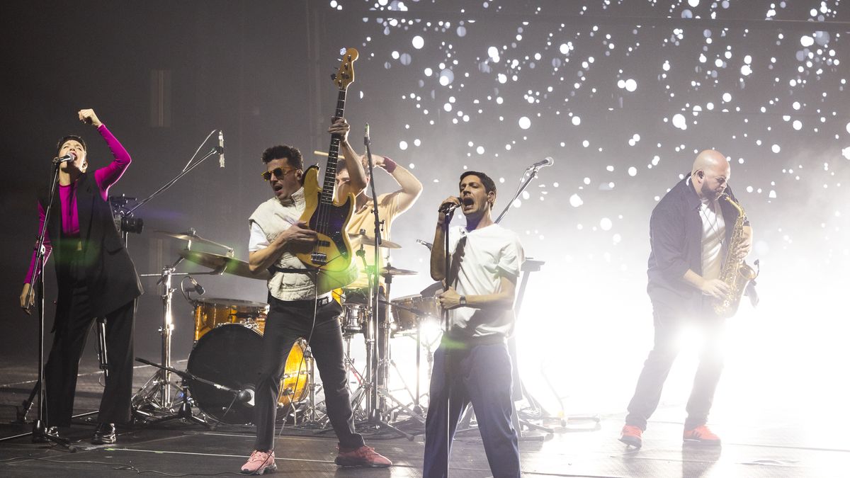 El Kuelgue festejó sus 20 años en el barrio que los vio nacer con invitados de lujo