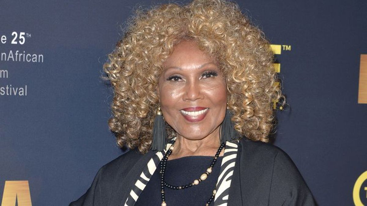 Murió JaNet DuBois, actriz de Los Ángeles de Charly y Beverly Hills 90210