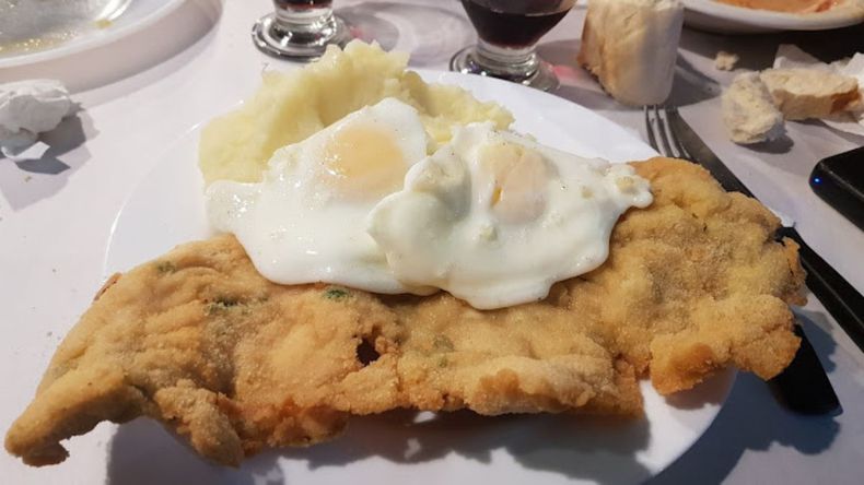 El bodegón barato de Buenos Aires que hace milanesas y canelones de lujo