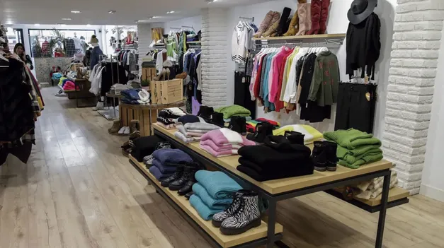 Aseguran que la ropa argentina cuesta un 40% más que en el resto de la ...