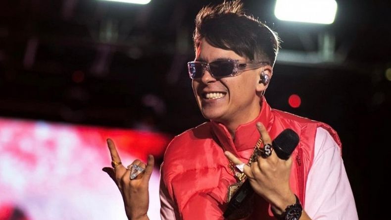 Video: YSY A, otra vez enfurecido con su púbico durante un show