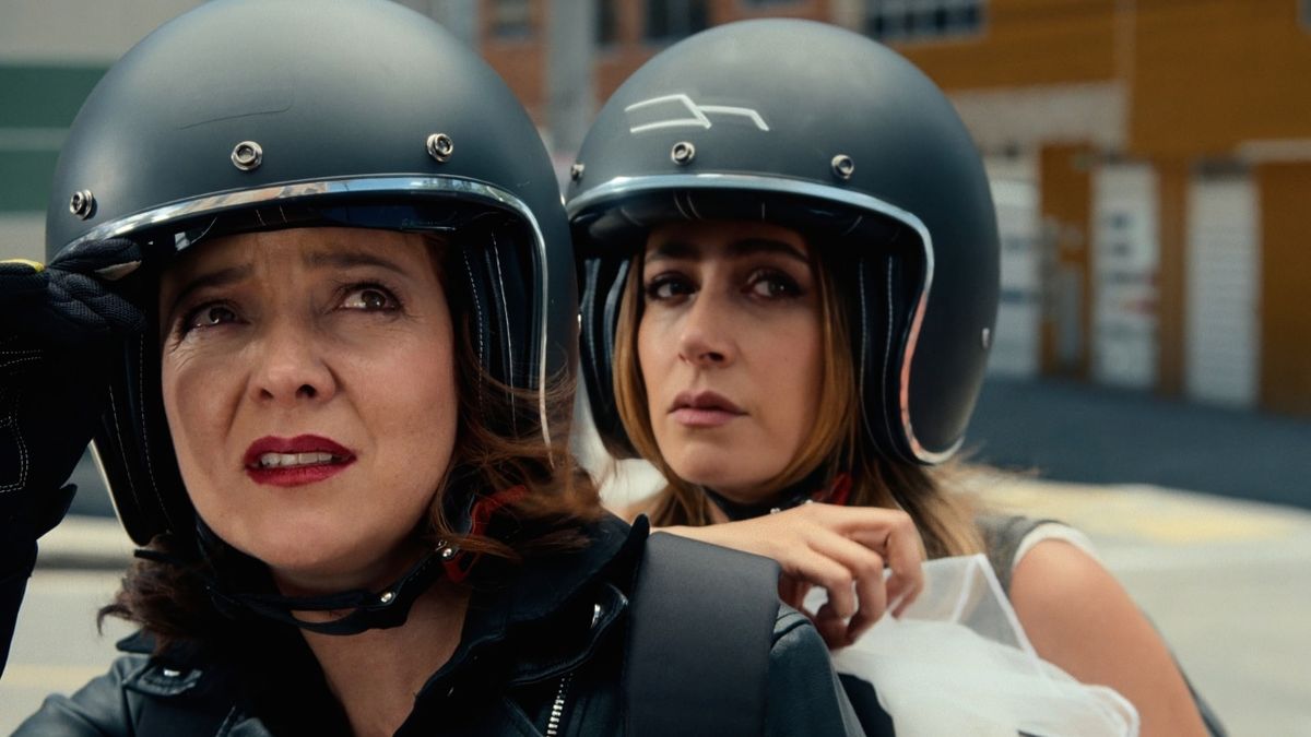 ¿Podrías llevar una doble vida así? De qué se trata Simplemente Alicia ...