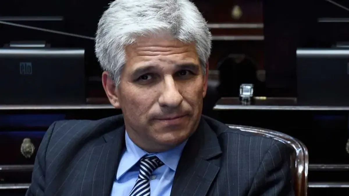 Claudio Poggi anunció que los salarios a estatales de San Luis se ...