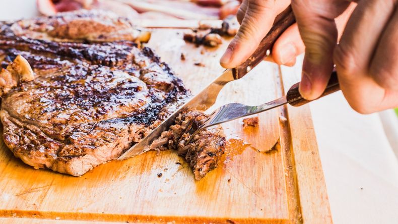 Los trucos para ablandar la carne ya cocinada después de las Fiestas