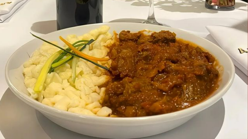 El restaurante barato de Buenos Aires que hace goulash y salchichas ...