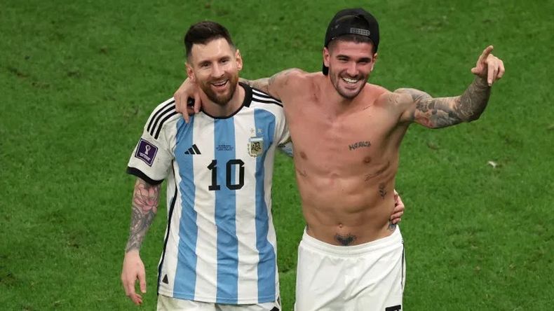 Filtraron la conversación entre MESSI Y DE PAUL sobre TINI STOESSEL ...